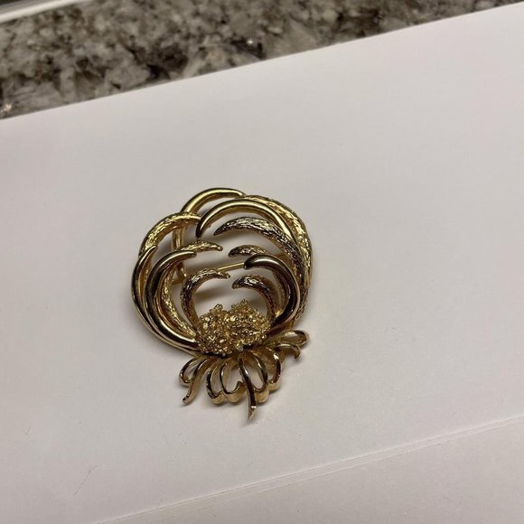 Monet | Jewelry | Vintage Brooch Pin Gold Tone Signed Monet | Poshmark